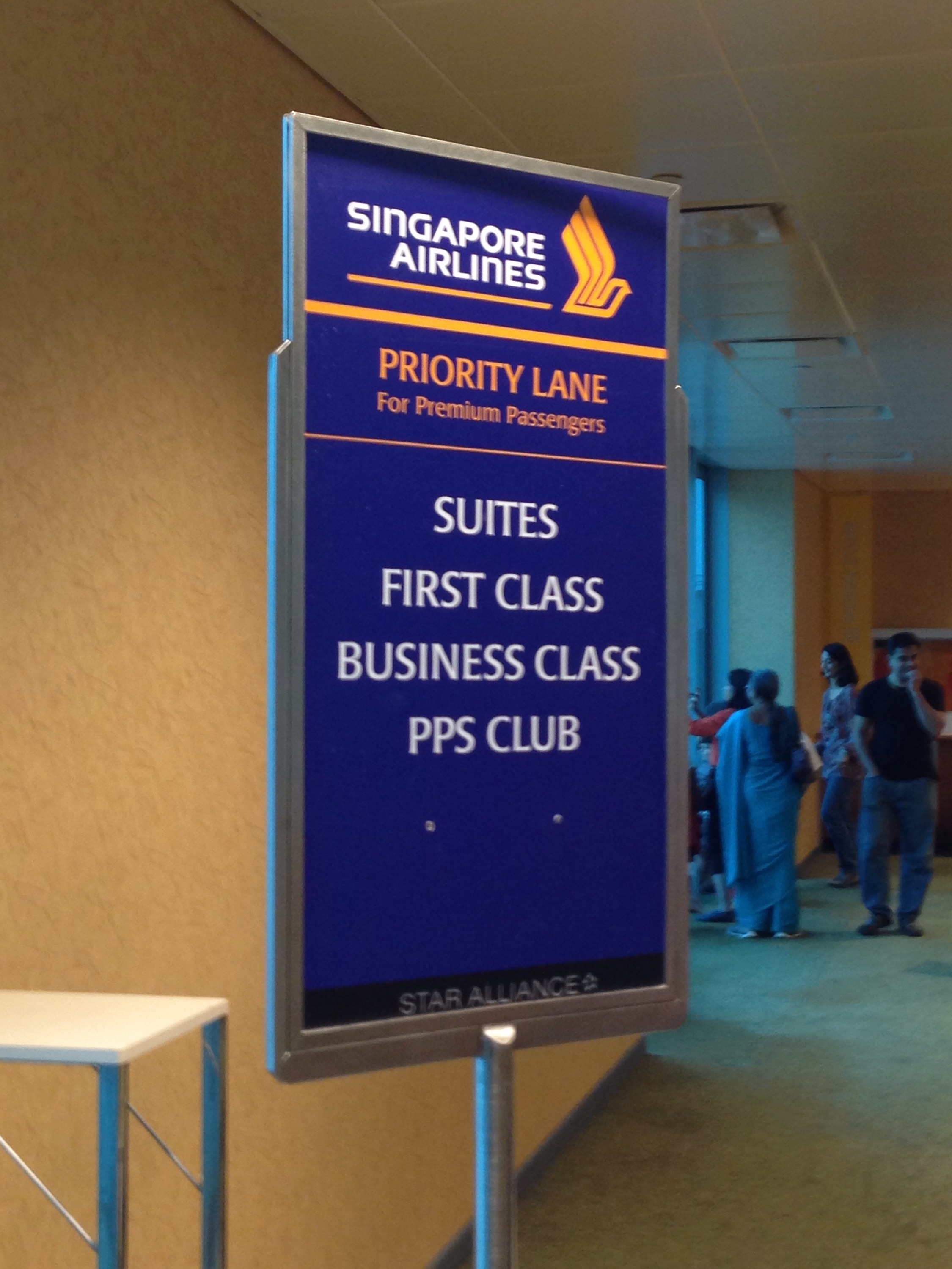 Flight Review: SQ 424 – SIN – BOM – hotelsandairlines