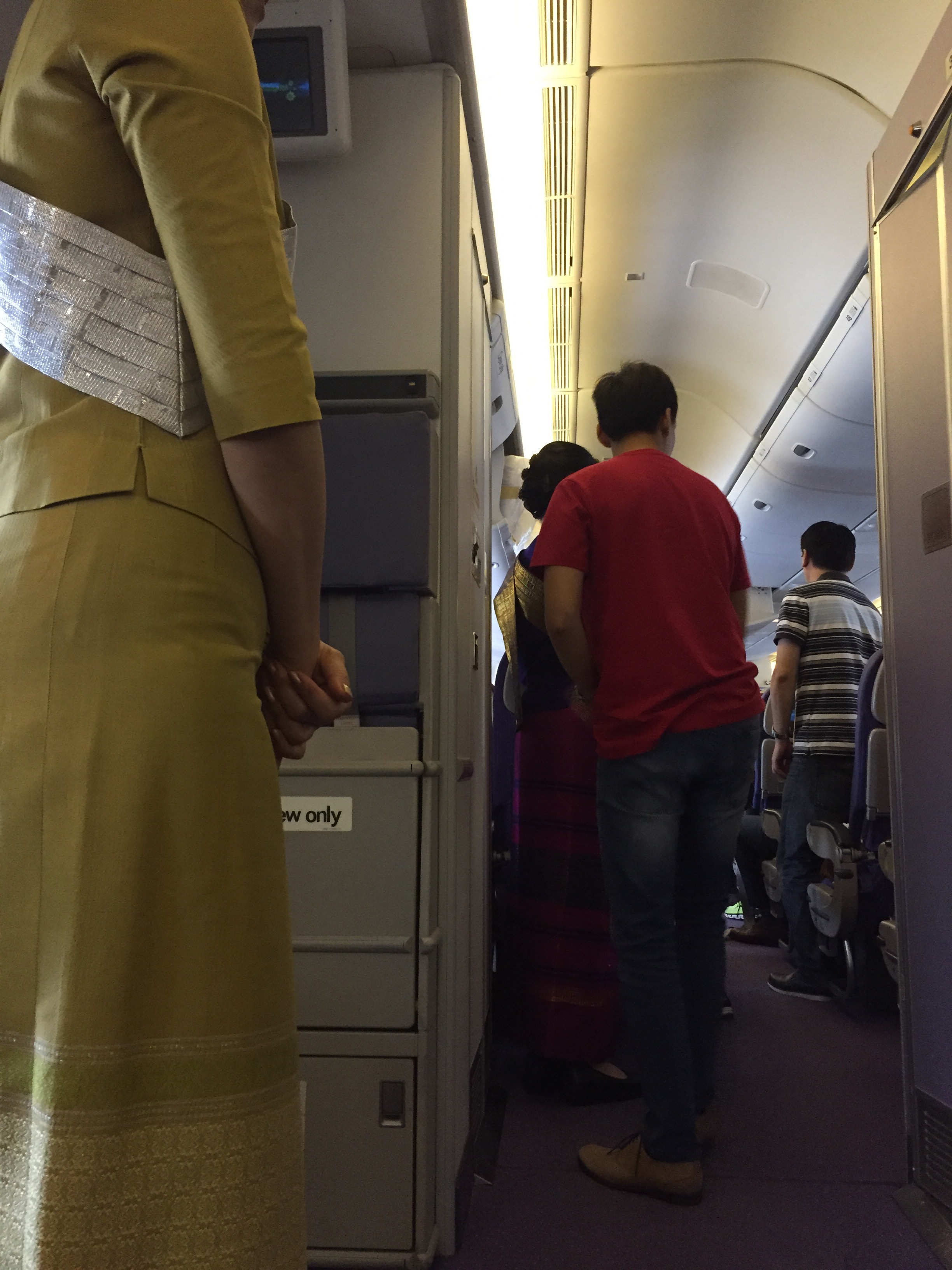 Flight Review: TG 408 – SIN – BKK – hotelsandairlines