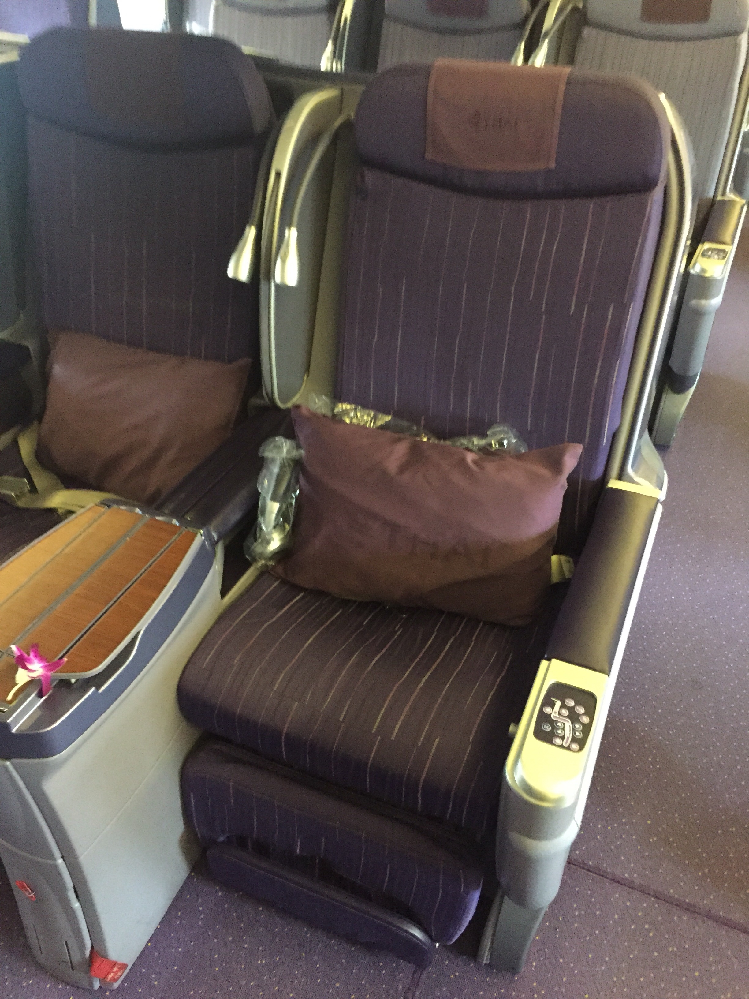 Flight Review: TG413 – BKK – SIN (Business Class) – hotelsandairlines