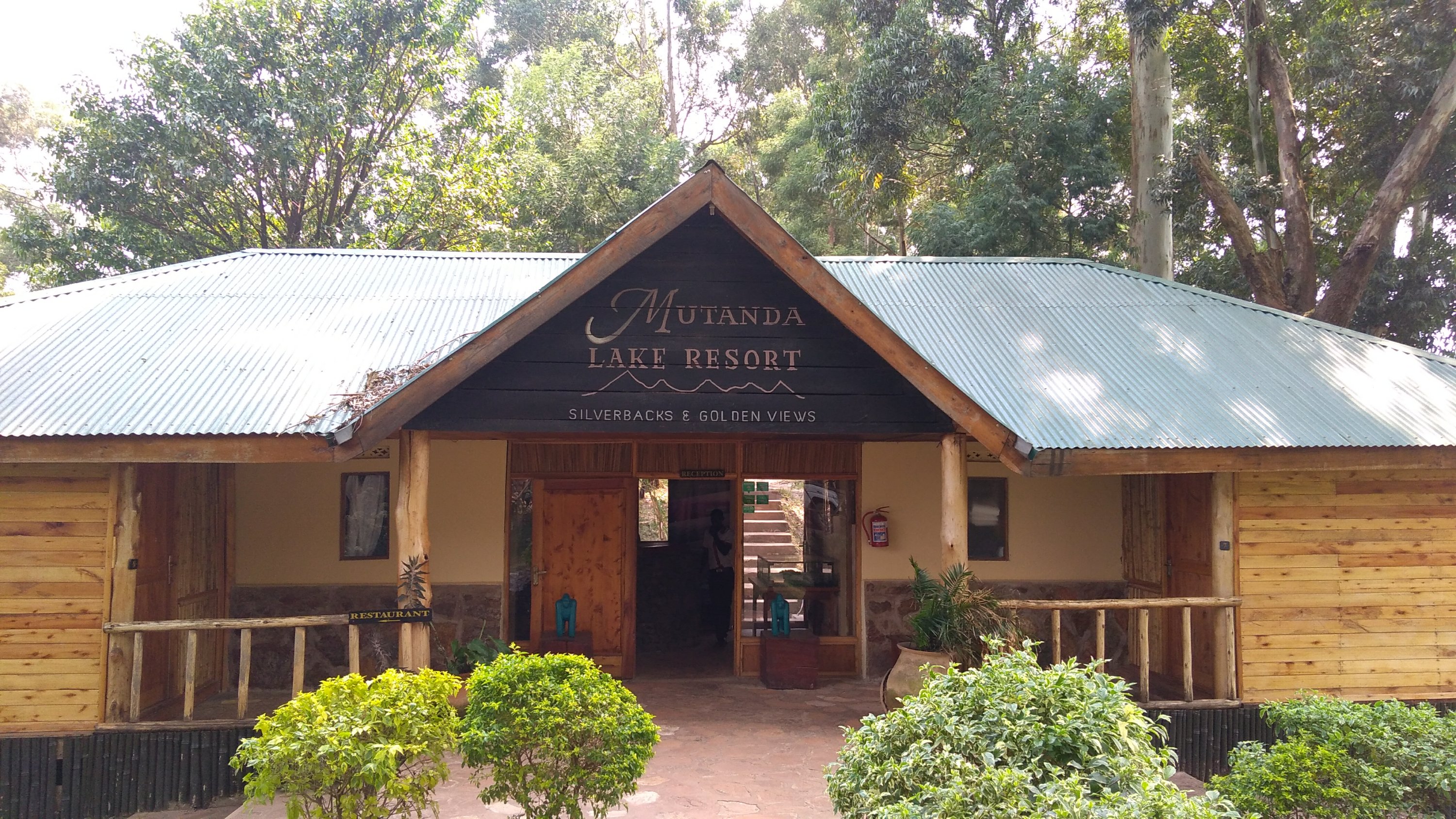 Hotel Review: Mutanda Lake Resort, Uganda. – hotelsandairlines