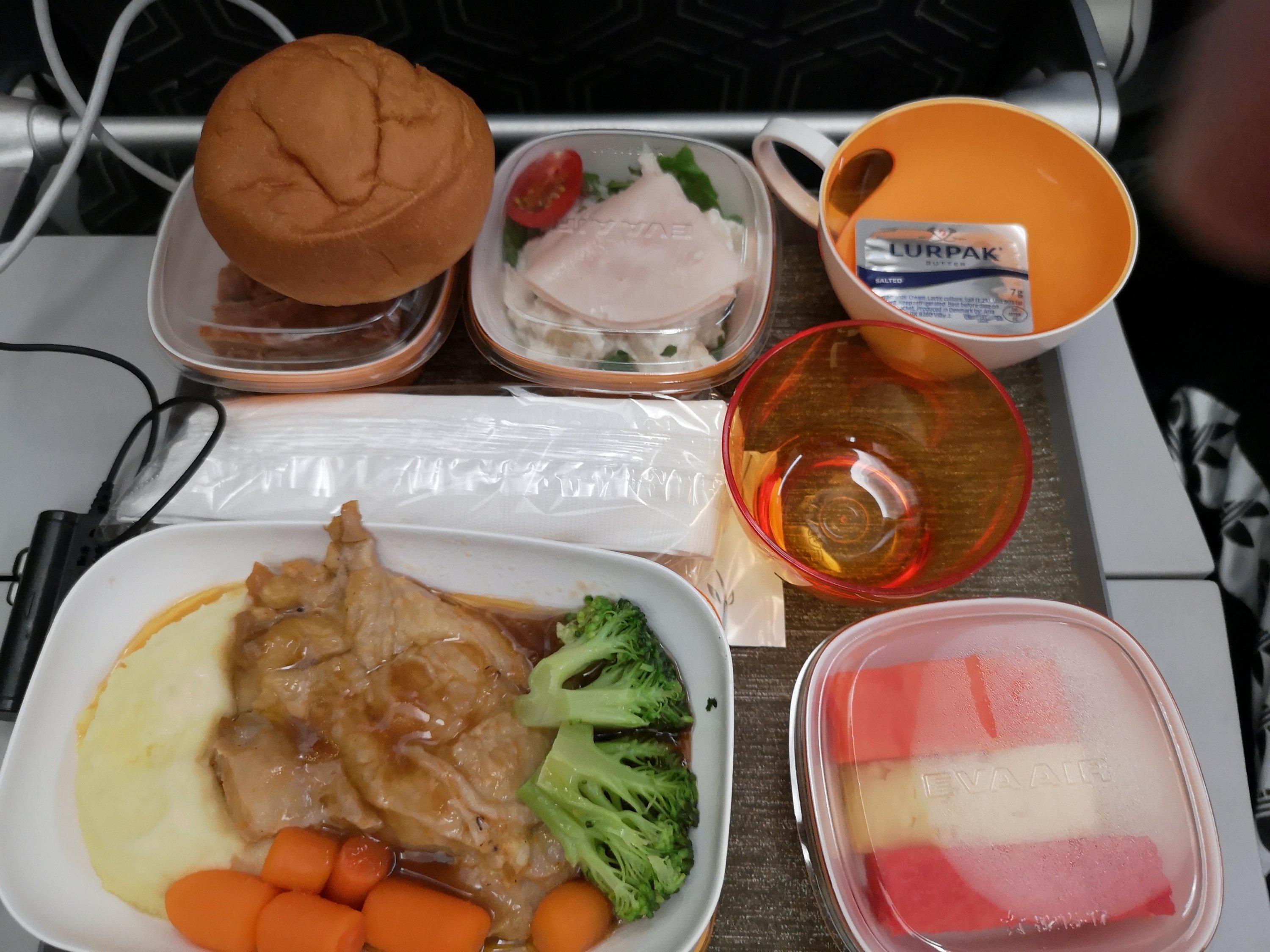 Flight Review: BR216 – SIN – TPE – hotelsandairlines